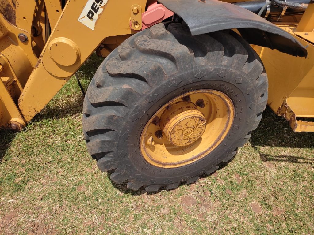 Retroescavadeira Cat 416 E – Filippe Peças